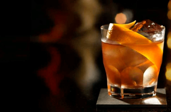 Aprenda a preparar o clássico Old Fashioned – Imigrantes Bebidas